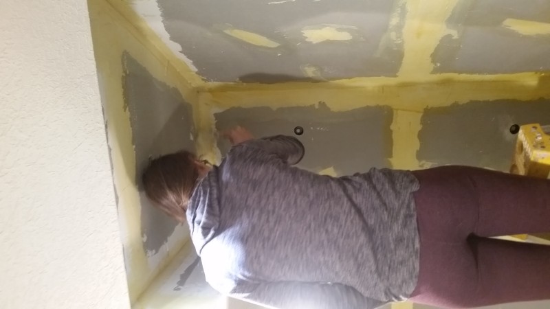 Bathroom & Shower: Taping and Mudding Walls - Leah and Joe: Home DIY ...